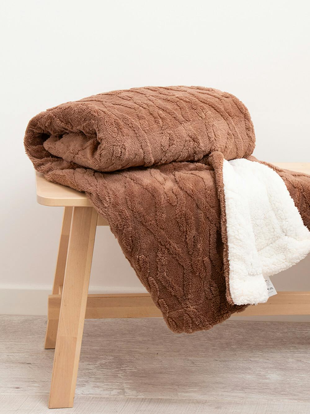 Mushroom Cable Sherpa Throw | EWM
