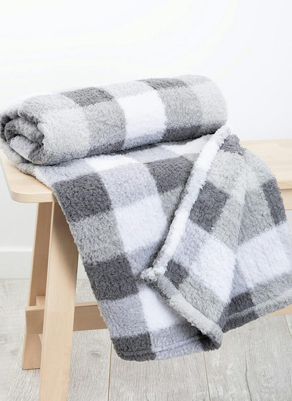 Teddy Fleece Check Grey Throw | EWM